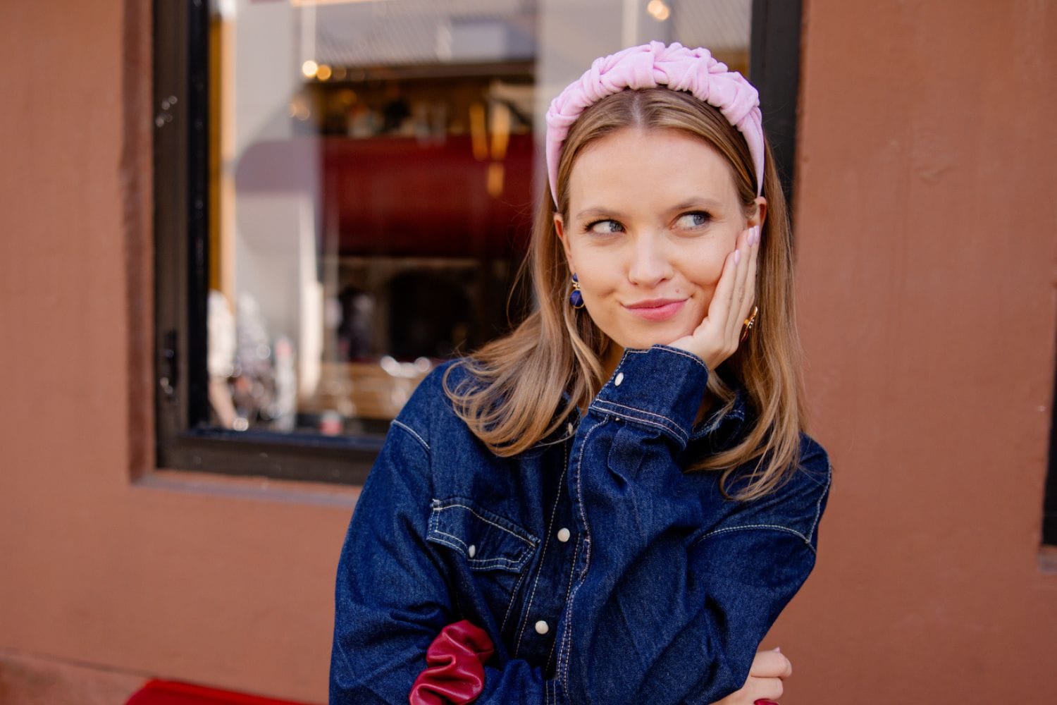 Styl clean girl – czym jest? Co to za estetyka i komu pasuje? | UL&KA